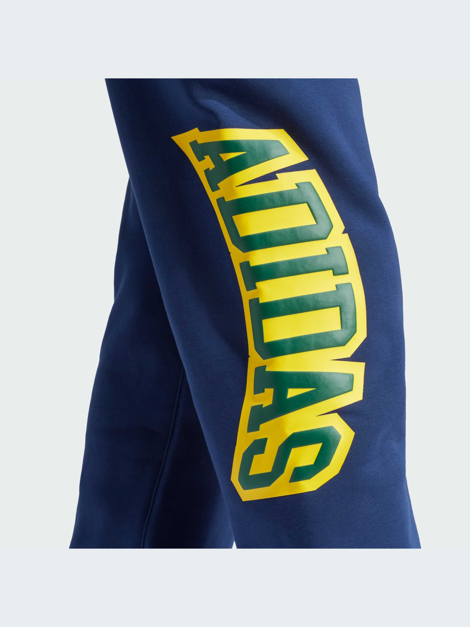 Джоггеры adidas Graphics IS0196-KZ для мужчин, цвет: Синий - купить по ...