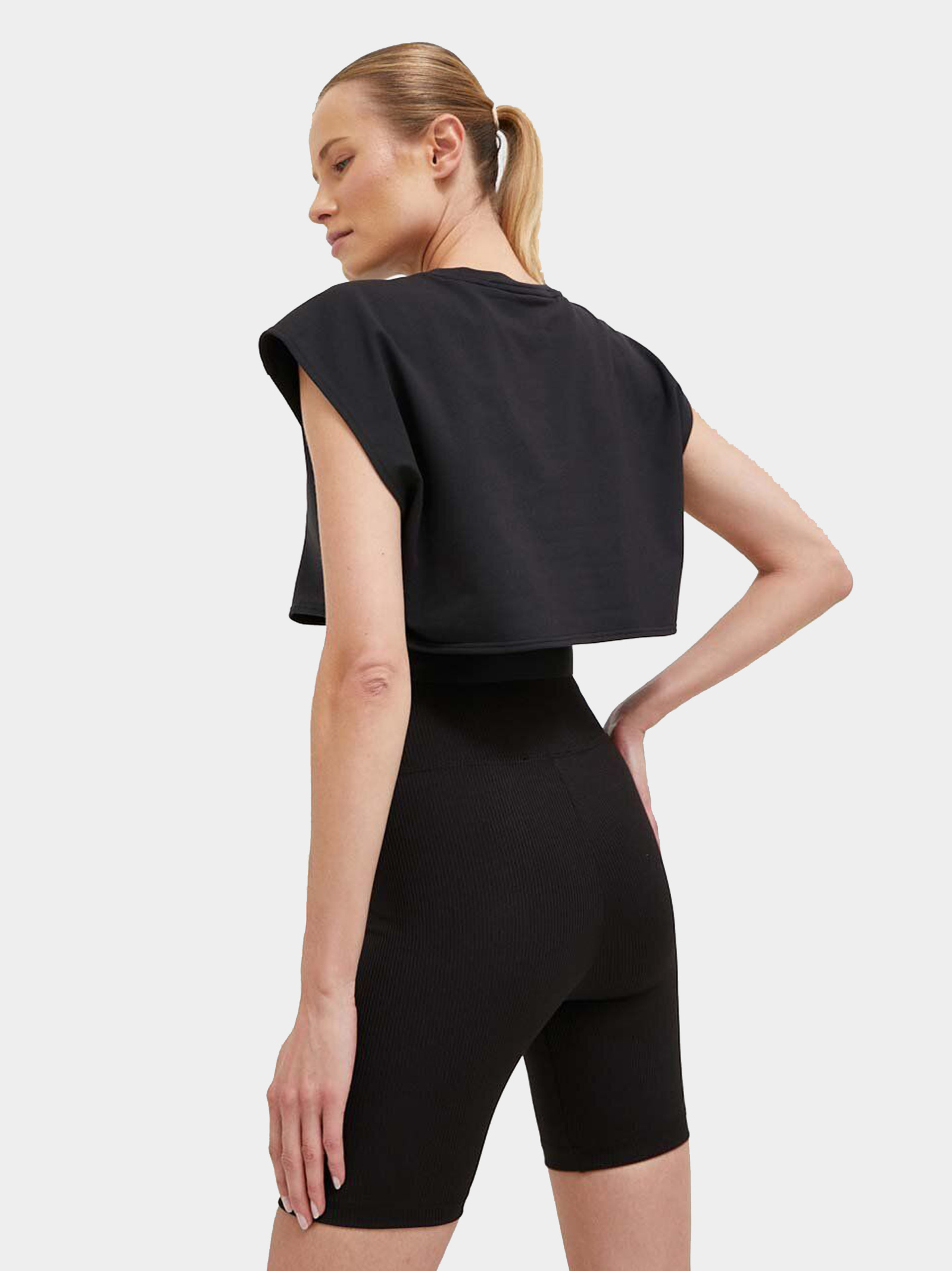 Топ спортивный adidas IA1034 для женщин, цвет: Чёрный - купить по ...