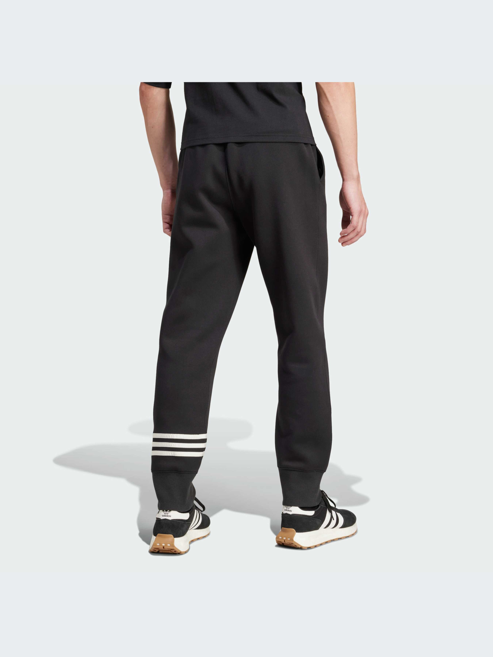 Джоггеры adidas Adicolor IW0973-KZ для мужчин, цвет: Чёрный - купить по ...